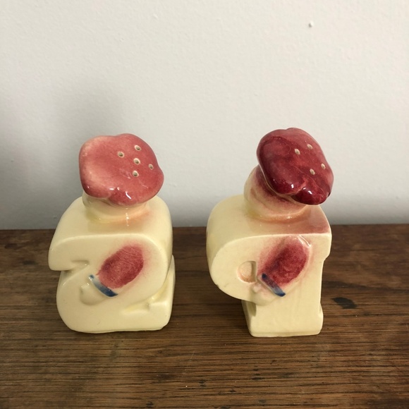 Vintage | Kitchen | Vintage Chef S P Letter Salt And Pepper Shakers ...